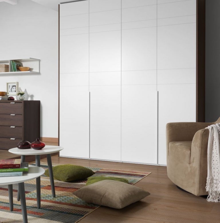 Cómo elegir las puertas del armario en el dormitorio